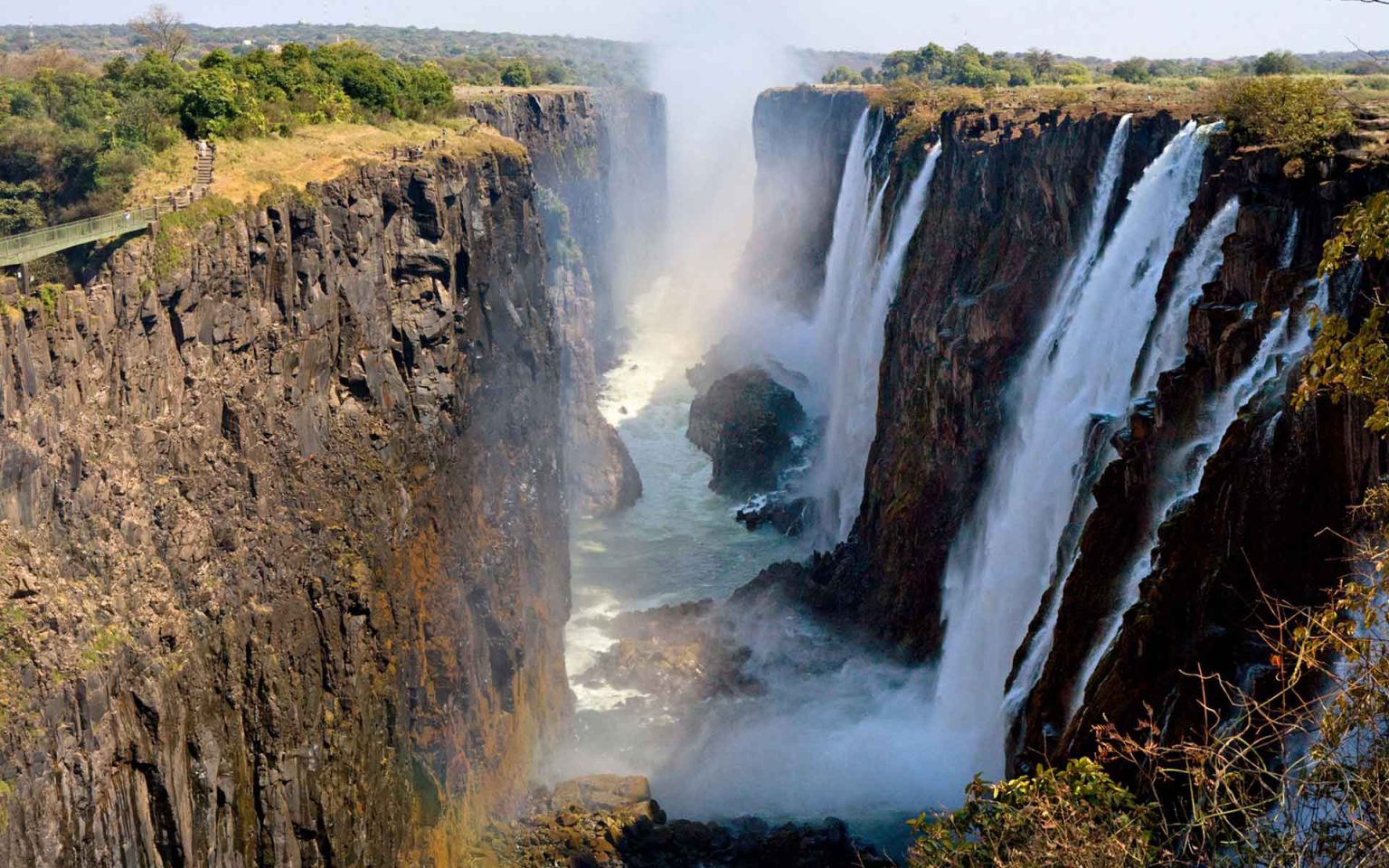 Mosi-oa-Tunya / Victoria Falls - IUGS